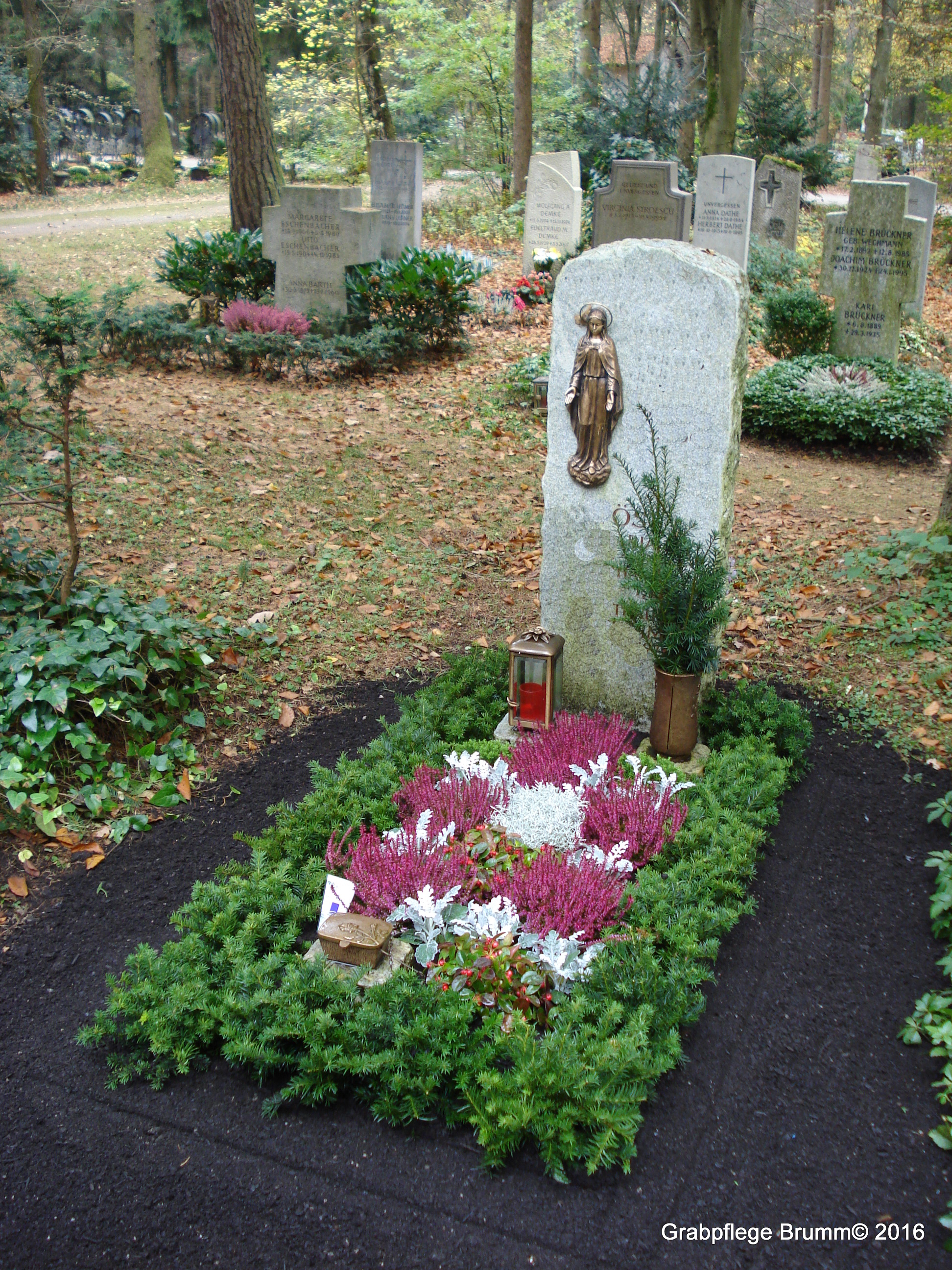 Gründeckengestaltung | Grabpflege Brumm